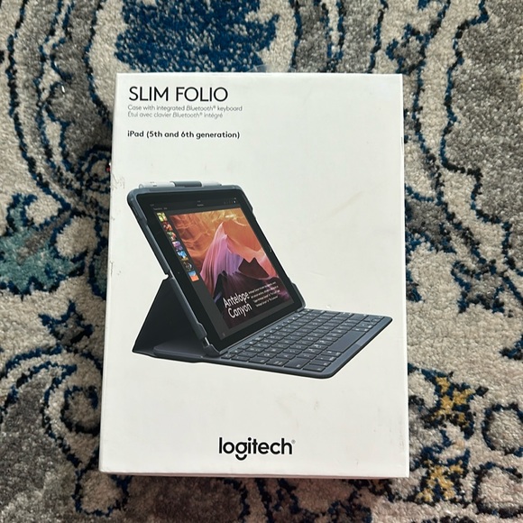 Logitech | Tablets & Accessories | Logitech Slim Folio Ipad ...